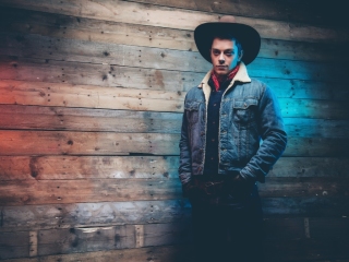 Karaoke I Just Came Home to Count the Memories - Video with Lyrics ...