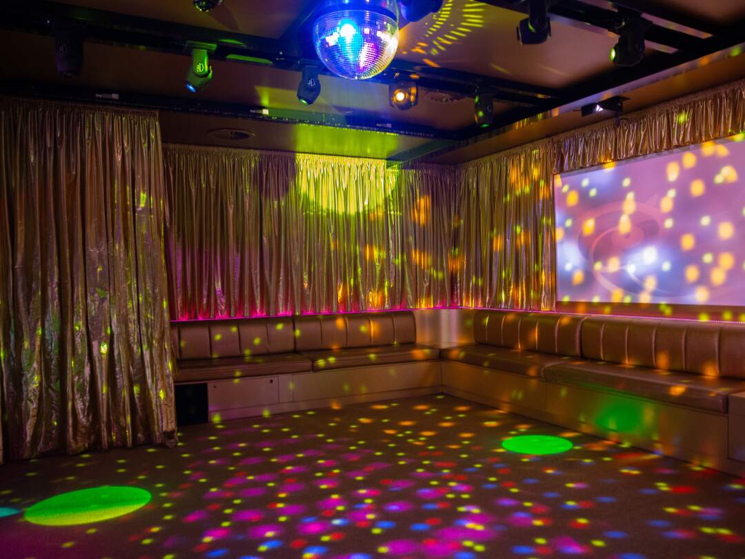 Karaoke Bar Bruxelles & Private Karaoke Rooms - KaraFun Bar