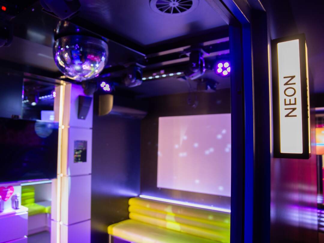 Karaoke Bar Bruxelles & Private Karaoke Rooms - KaraFun Bar