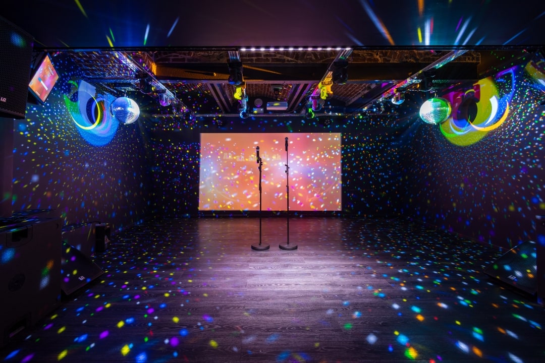 Karaoke Bar Lille - KaraFun Bar - Private Karaoke Rooms in Lille