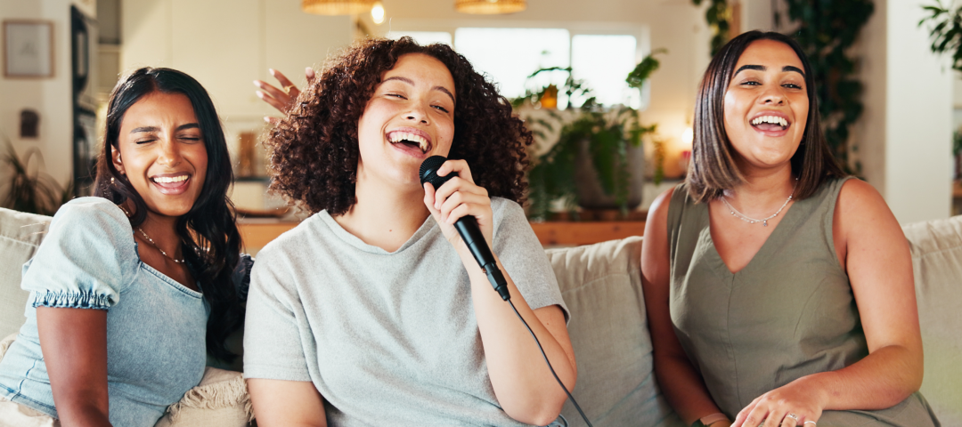 Women Who Rock: Iconic Female Artists to Sing on Karaoke - Blog | KaraFun