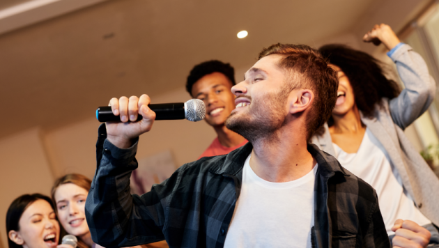 Online Karaoke with a wide selection of songs on KaraFun