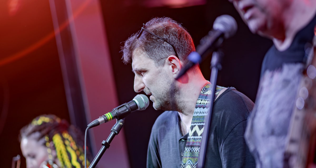 The Guide for Musicians on How to Use Stems for Live Performance - Blog